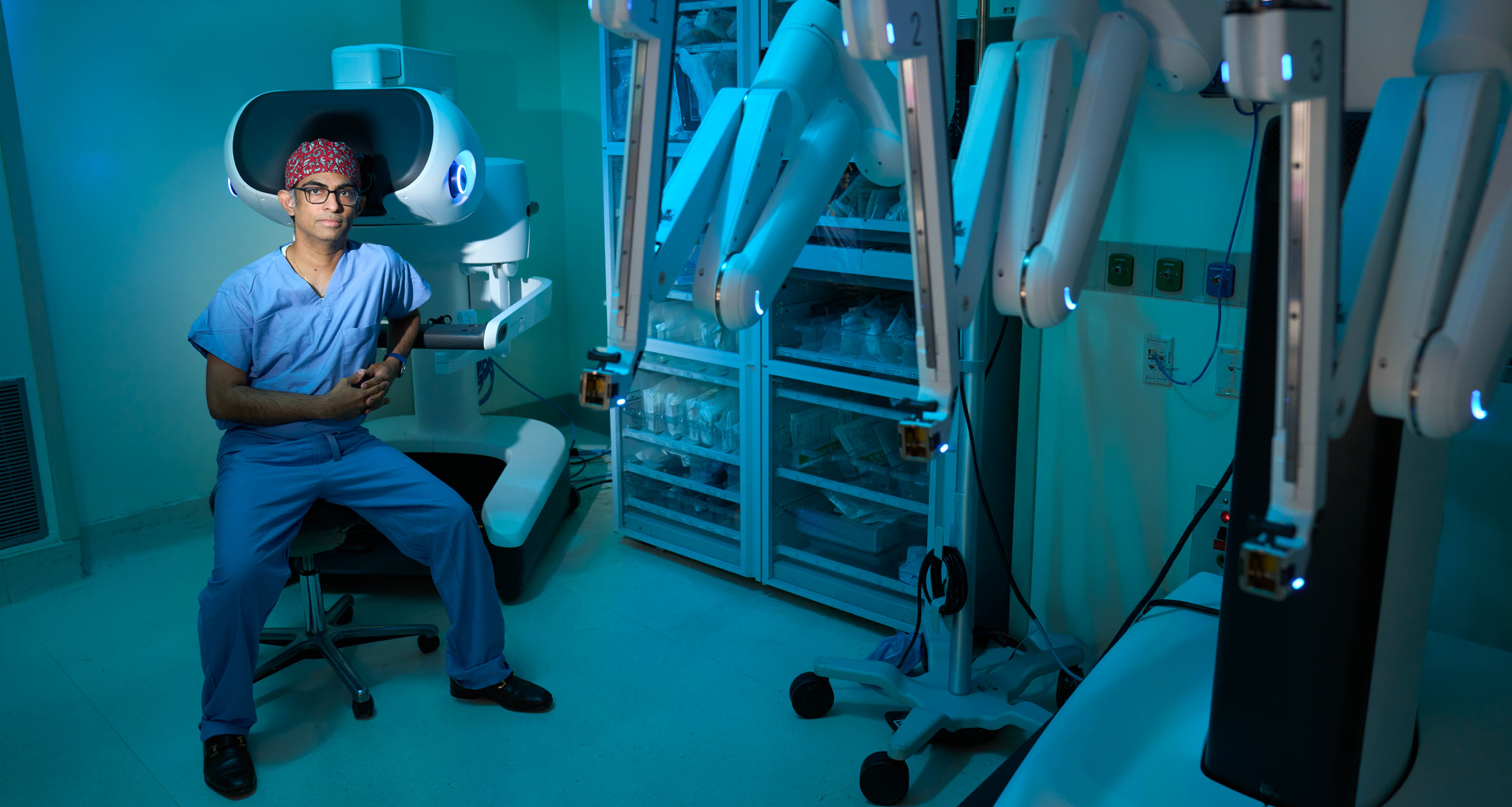 Pioneering the da Vinci 5 in Head & Neck Surgery - NYU Langone Health Physician Focus